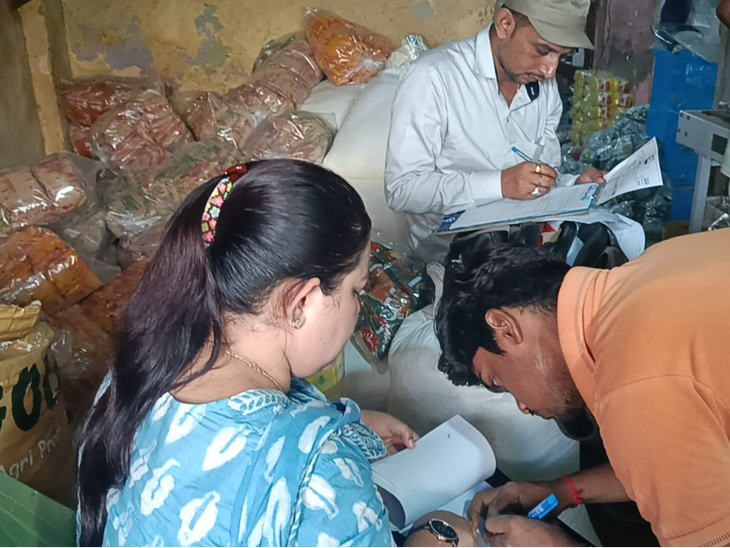 Raids adulterated food items during Navratri FSDA team Lucknow kuttu ...