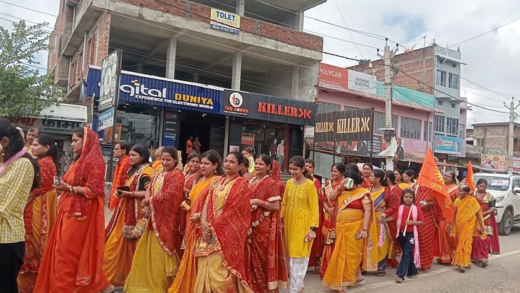 A grand procession was taken out from Jalan temple of Pupri on the ...