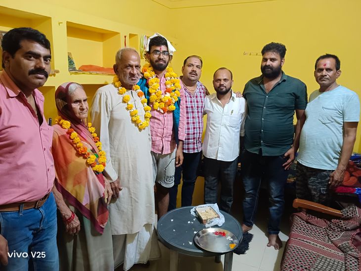 Harsh Singh selected in UPSC was honored