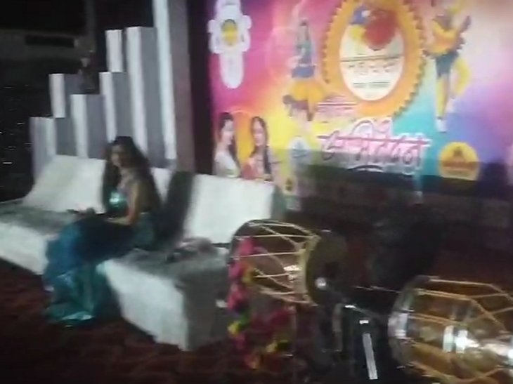 A snake entered the Garba pandal