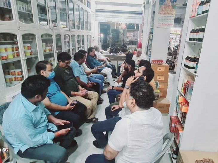 Anger among traders over assault on Raju Aggarwal | राजू अग्रवाल से ...