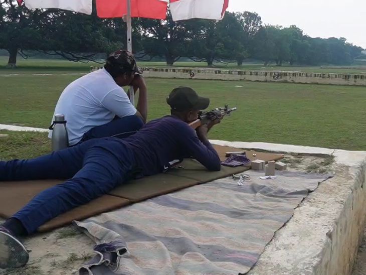 Female constable Shweta first in 10 meter air pistol shooting | 10 मीटर ...