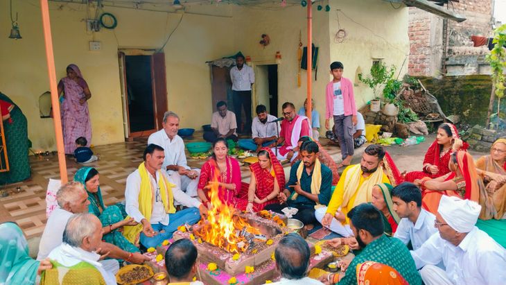 Offerings made in Havan along with Durga Puja | दुर्गा पूजा के साथ हवन ...
