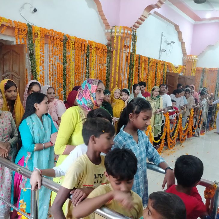 On Durga Ashtami, a huge crowd of devotees gathered in the temples of ...