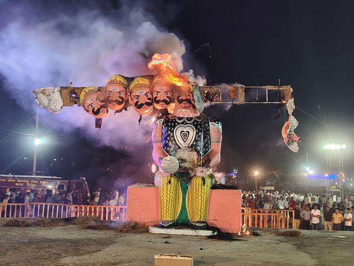 Historical procession on Dussehra in Khilchipur: Shri Ram killed Ravana ...