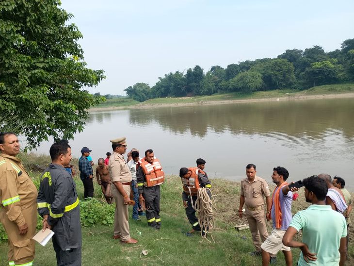 A teenager drowned in Gomti river while taking bath in Jaunpur | जौनपुर ...