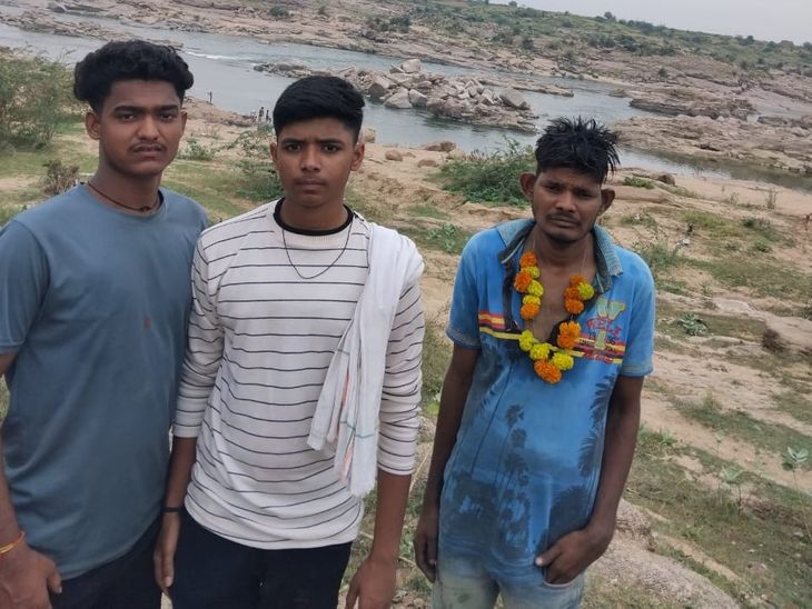 Three friends drowned in the river in Datia, two were rescued | दतिया ...