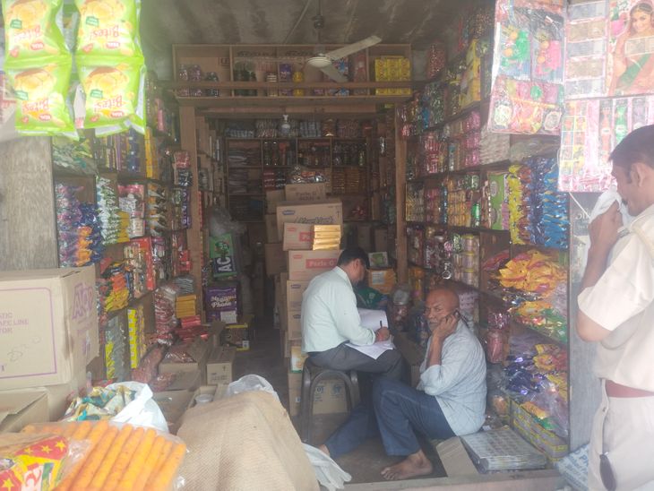 Food safety team took samples of sweets in Chohtan | खाद्य सुरक्षा दल ...