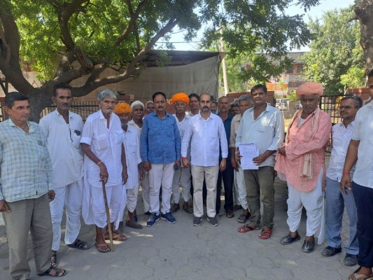 Farmers reached the collectorate in Pali | पाली में किसान पहुंचे ...