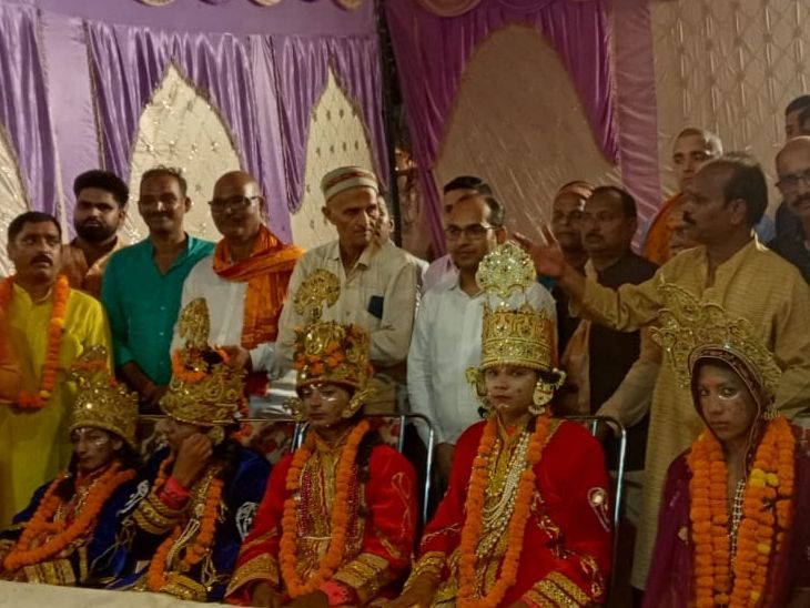 The coronation of the most virtuous Lord Shri Ramchandra Ji was done