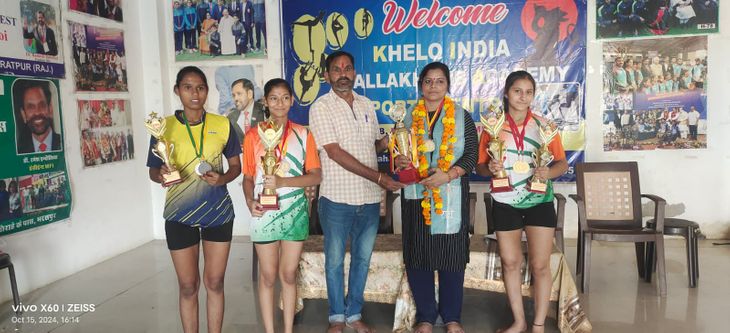 Academy's team winner in district level Mallakhamb competition, honored ...