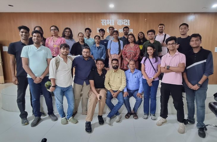 23 students of IIM Indore studied the village for 4 days | आईआईएम इंदौर ...