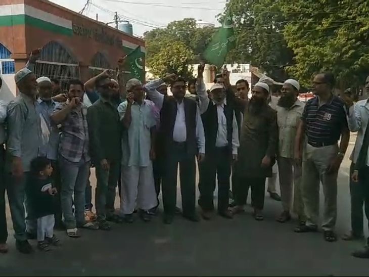 *Indian Union Muslim League protests, said Bahraich riots are a failure ...