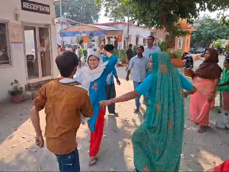 Fight at Kotwali gate in Kannauj, VIDEO