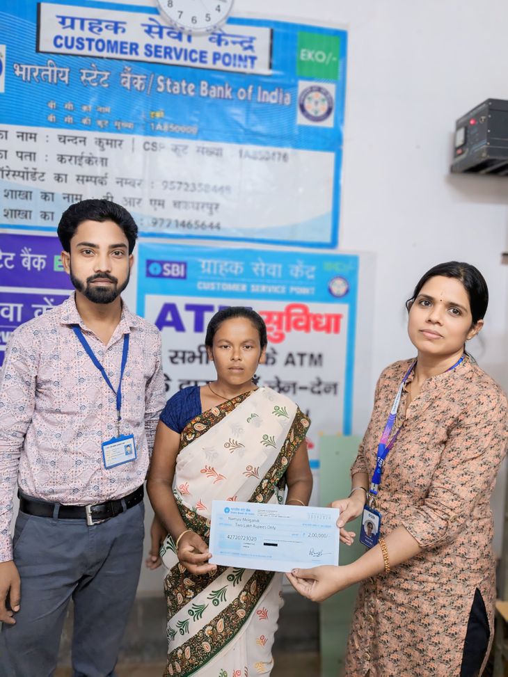 In Karaikela, a dependent received a check of two lakhs under the ...