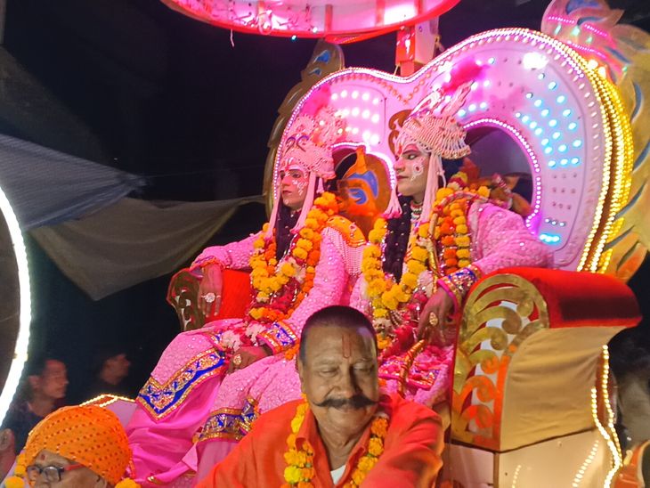 A grand procession of Lord Shri Ram was taken out in Rath | राठ में ...