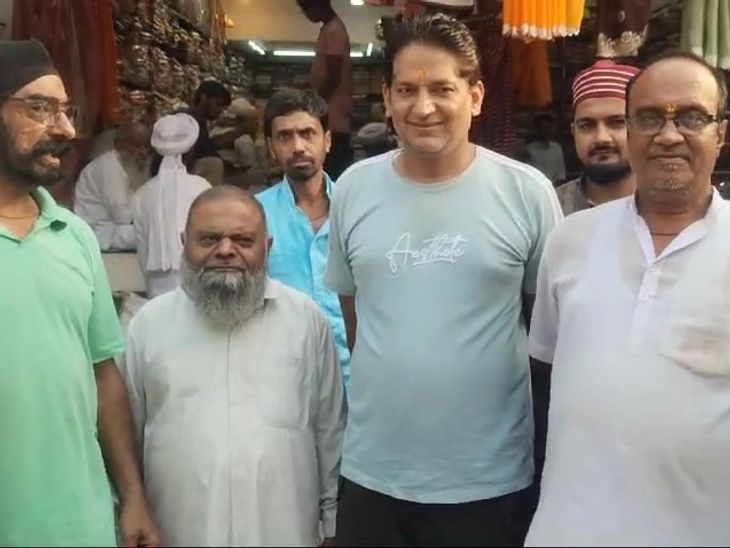 MG Road traders complained to the officials | एमजी रोड़ के व्यपारियों ...