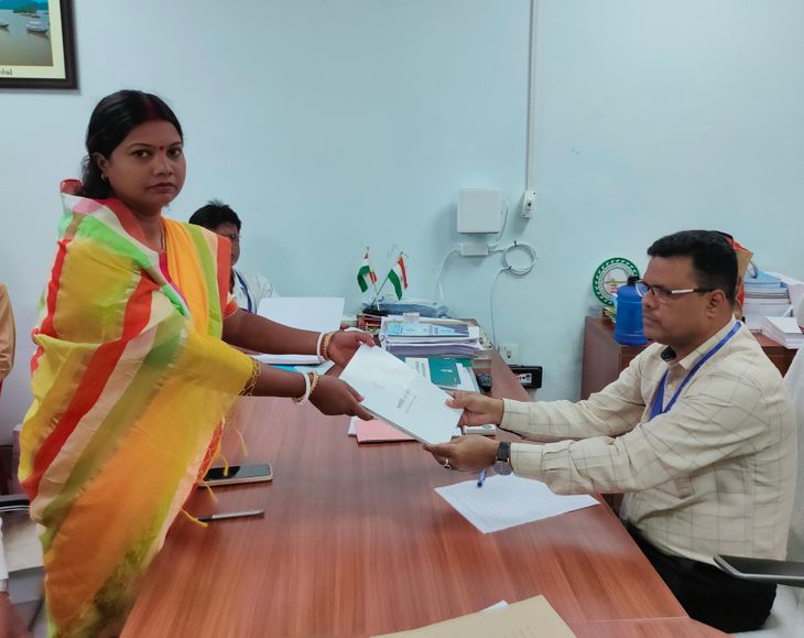 In five years, Mathura Mahto's property increased by Rs 2.39 crore and ...