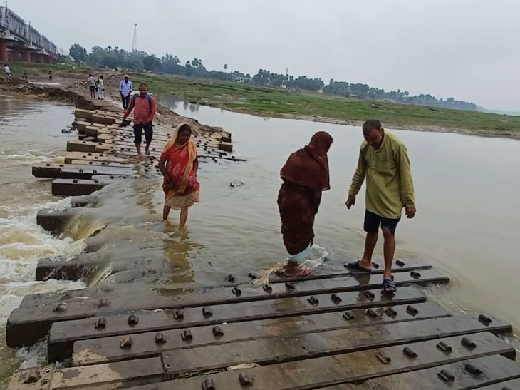 Jugaad bridge submerged due to water in the river | नदी में पानी आने से ...