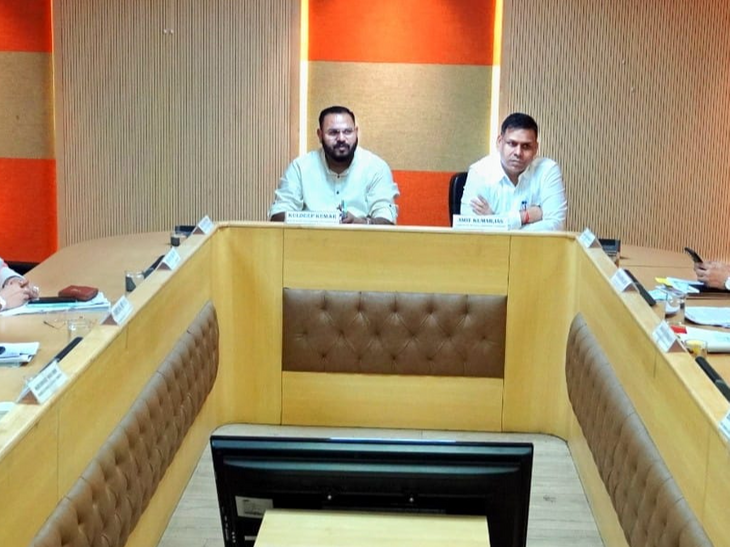 Chandigarh mayor kuldeep kumar Commissioner Amit Kumar Municipal ...