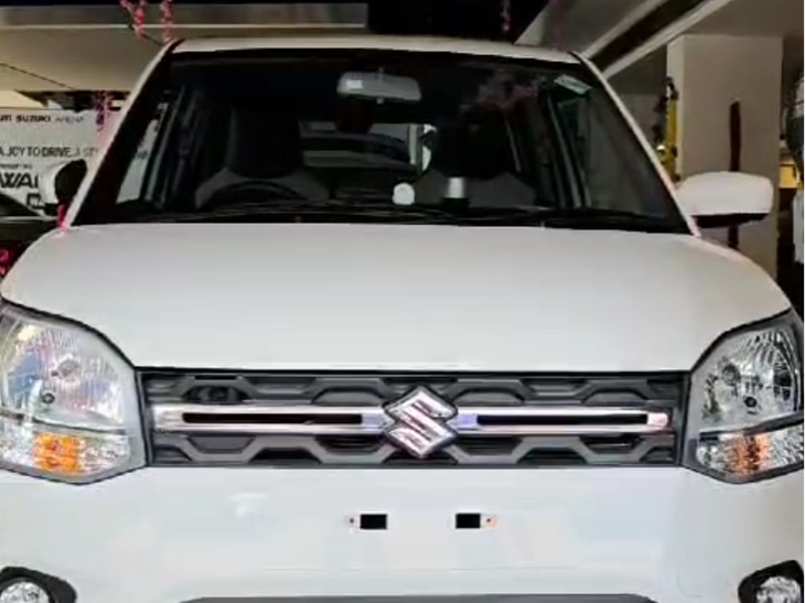 One hundred and twenty five cars of Maruti were sold in Prayagraj ...