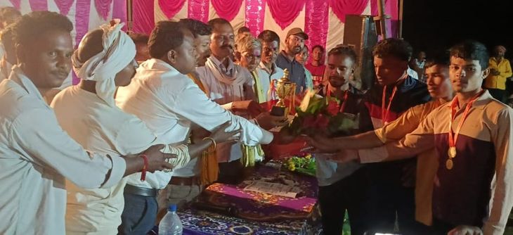 Katrel became the winner by defeating Chihro in Kabaddi | कबड्डी में ...