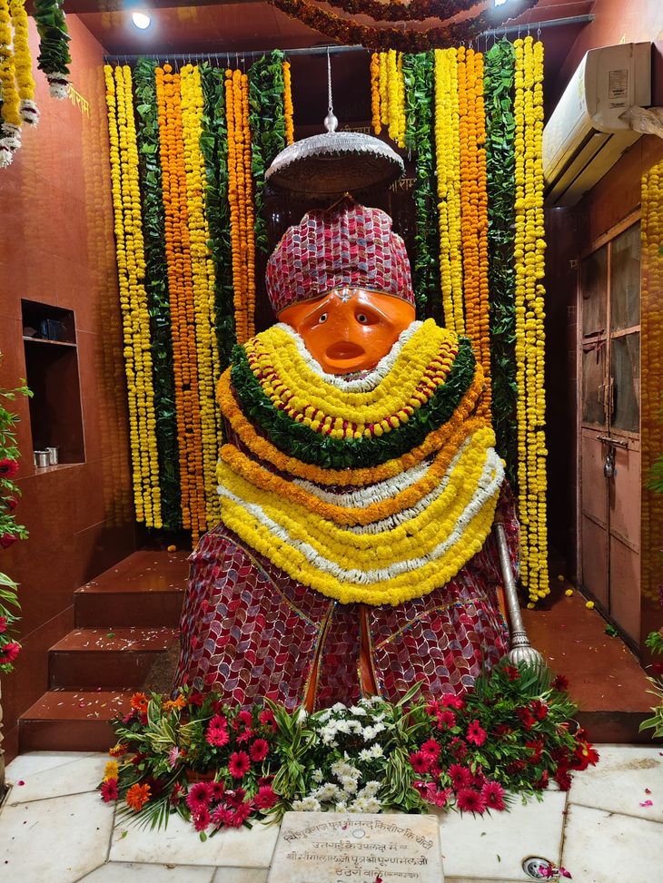 Thousands of Hanuman devotees participated in the Maha Aarti of Veer ...