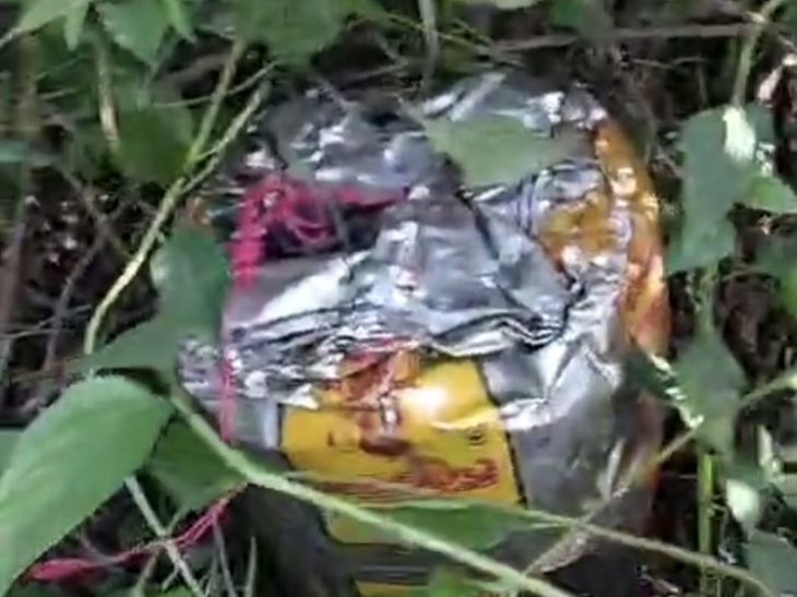 20 kg IED bomb found on Jharkhand-Bihar border | झारखंड-बिहार सीमा पर ...