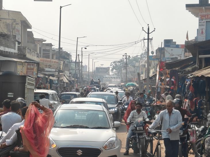The joy of Bhai Dooj in Nadbai | नदबई में भाई दूज का उल्लास: बाजारों ...