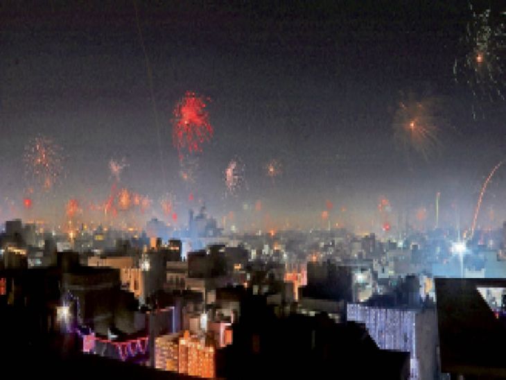 On 31st Oct. the maximum was 347, on 1st Nov. the AQI reached 315, sick ...