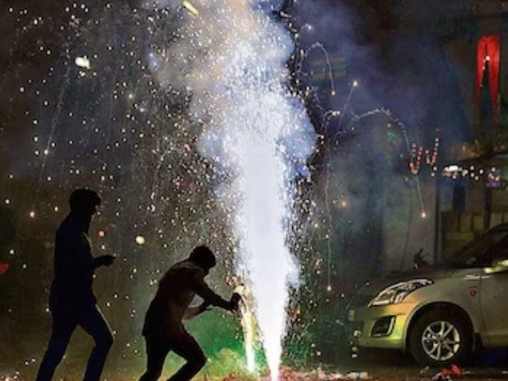 Air got polluted due to firecrackers and dust | पटाखे और धूलकण से हवा ...