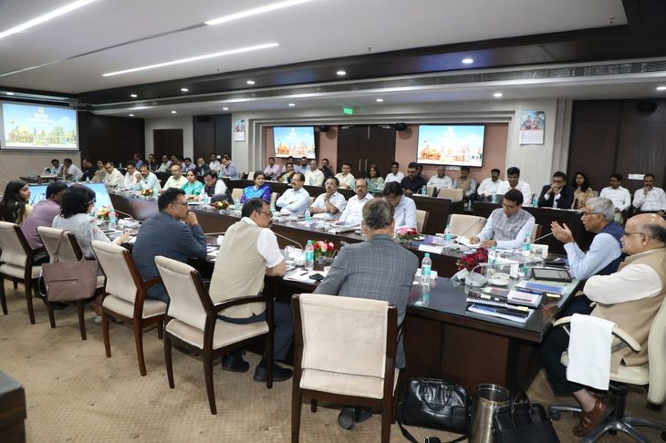 The target is to reach GDP 27.2 lakh crores in 5 years and 250 lakh ...