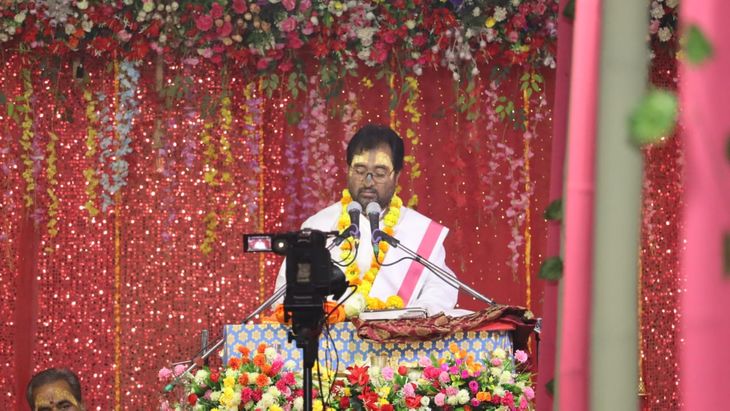 God appears with devotion: Aditya Pandit | भक्ति भाव से प्रकट होते हैं ...