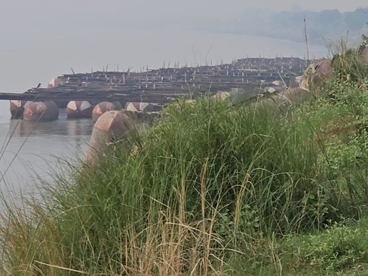 Pipa bridge construction started in Muhammadabad