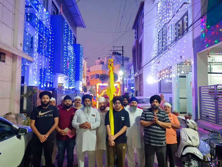 Prabhat Feri organized in 32 Gurudwaras of Indore | इंदौर के 32 ...