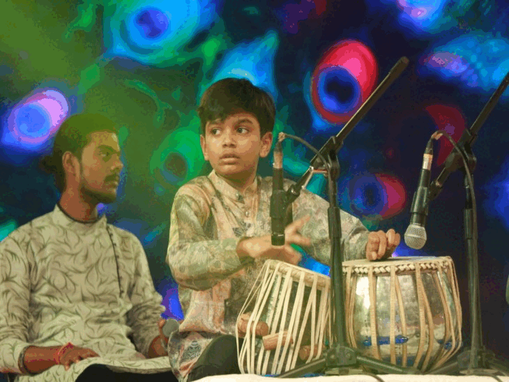 Music and songs enthralled the audience at Braj Raj Utsav | ब्रज रज उत्सव में गीत संगीत ने बांधा ...
