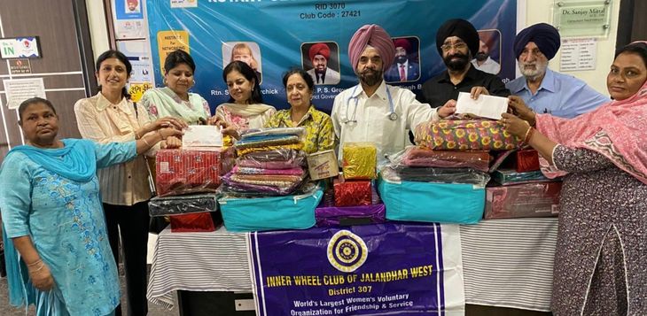 Inner Wheel Club did a service project | इनर व्हील क्लब ने किया सेवा ...