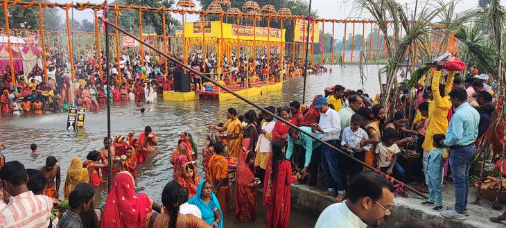 Devotees gathered on the banks of the Mandeya river and offered prayers ...