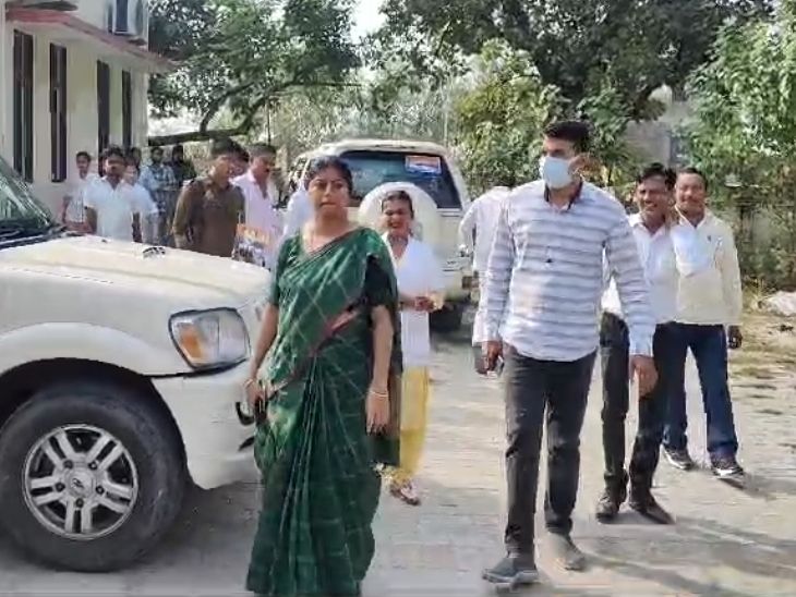 MLA Pallavi Patel inspected the trauma center | विधायक पल्लवी पटेल ने ...