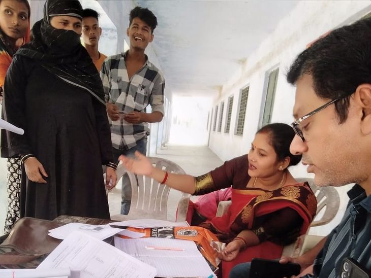 Camps for voter card correction and making new cards | वोटर कार्ड ...