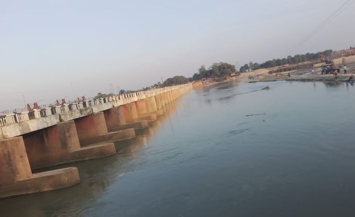 People from Nepal and the border areas will take bath in Kamla river ...