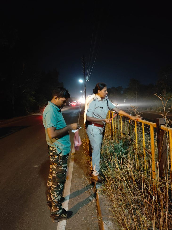 Radium strips installed on railings on roads to prevent accidents ...
