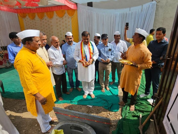 The MLA performed the bhumi pujan of the community building of the Jain community | विधायक ने ...