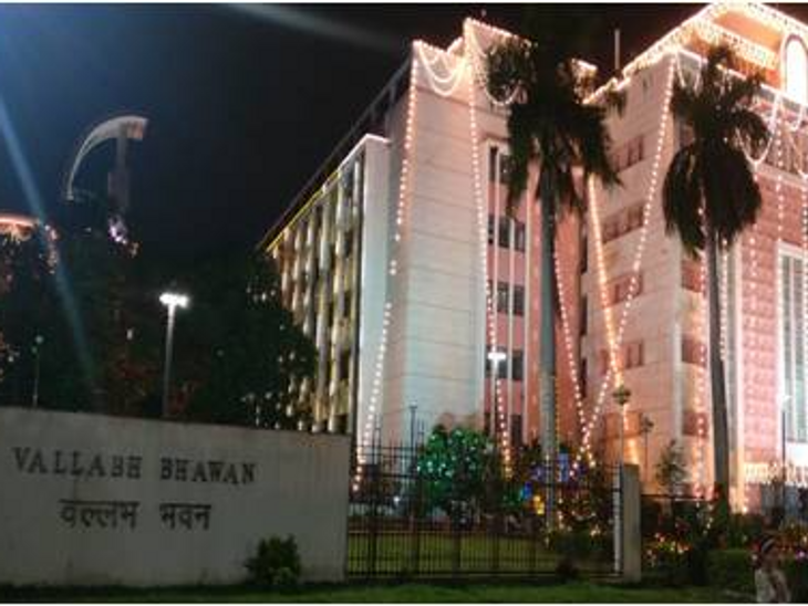 After the Chief Secretary, two SAS were removed from the CM Secretariat ...