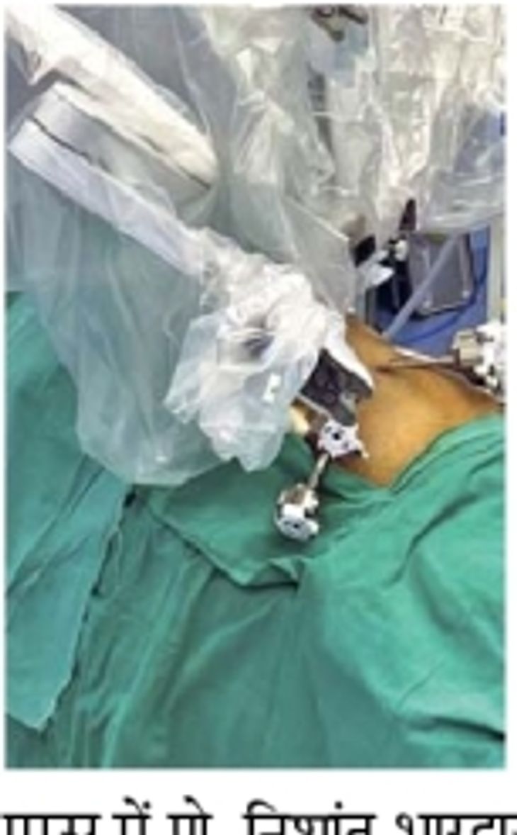 In a complex surgery, the robot cut the lungs and windpipe and saved ...