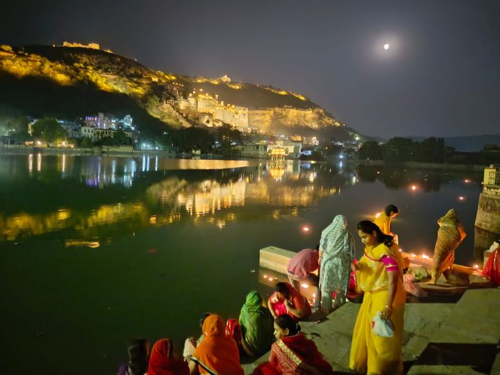 Deepdaan in Naval Sagar lake, Abhishek of Lord with Panchamrit in ...