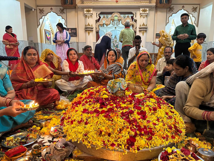 Abhishekam at Dadaji Dham Temple on Kartik Purnima | कार्तिक पूर्णिमा ...
