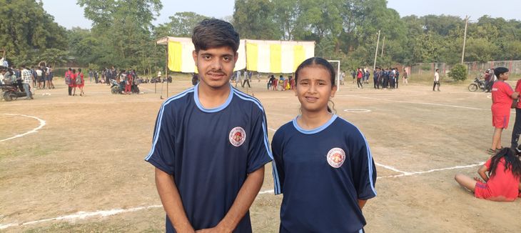 Silver medal in state level school net ball competition | राज्य स्तरीय शालेय नेट बॉल प्रतियोगिता ...