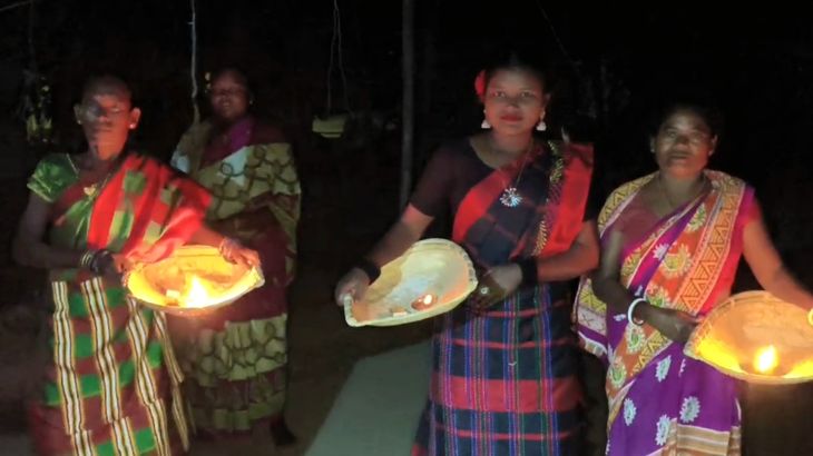 Sohrai festival celebrated in Jhumpra of Sonua | सोनुआ के झुम्परा में ...