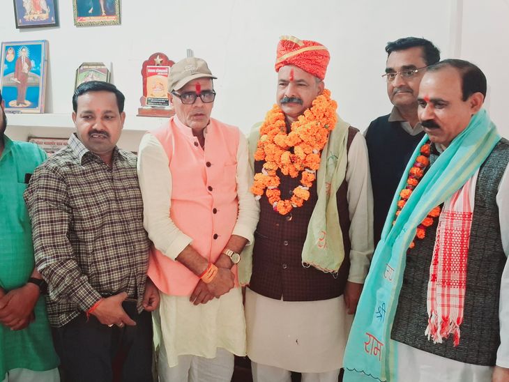 Saw the arrangements of cow shelters in Jasrana | जसराना में गोशालाओं ...